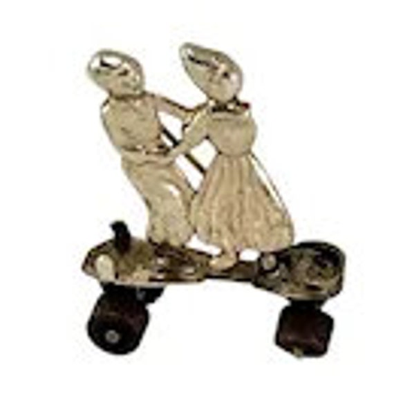 Very unusual Pin with Dutch "ice-skaters on a roller … - Gem