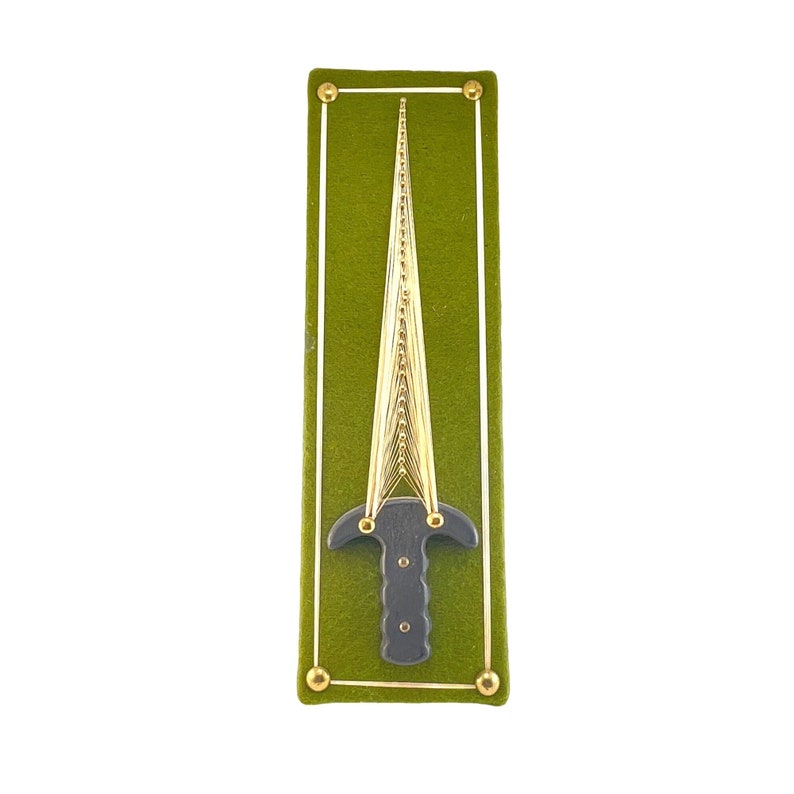 String Art Dagger Hand Made Decorative Dagger on Velvet Display Board ...