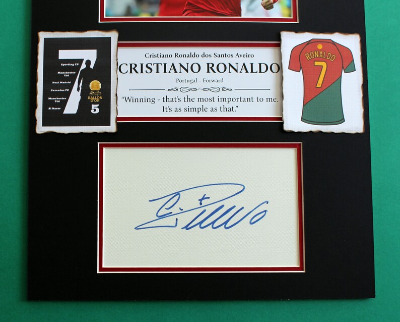 CRISTIANO RONALDO AUTOGRAPH Artistic Display Football Game Changer - Etsy