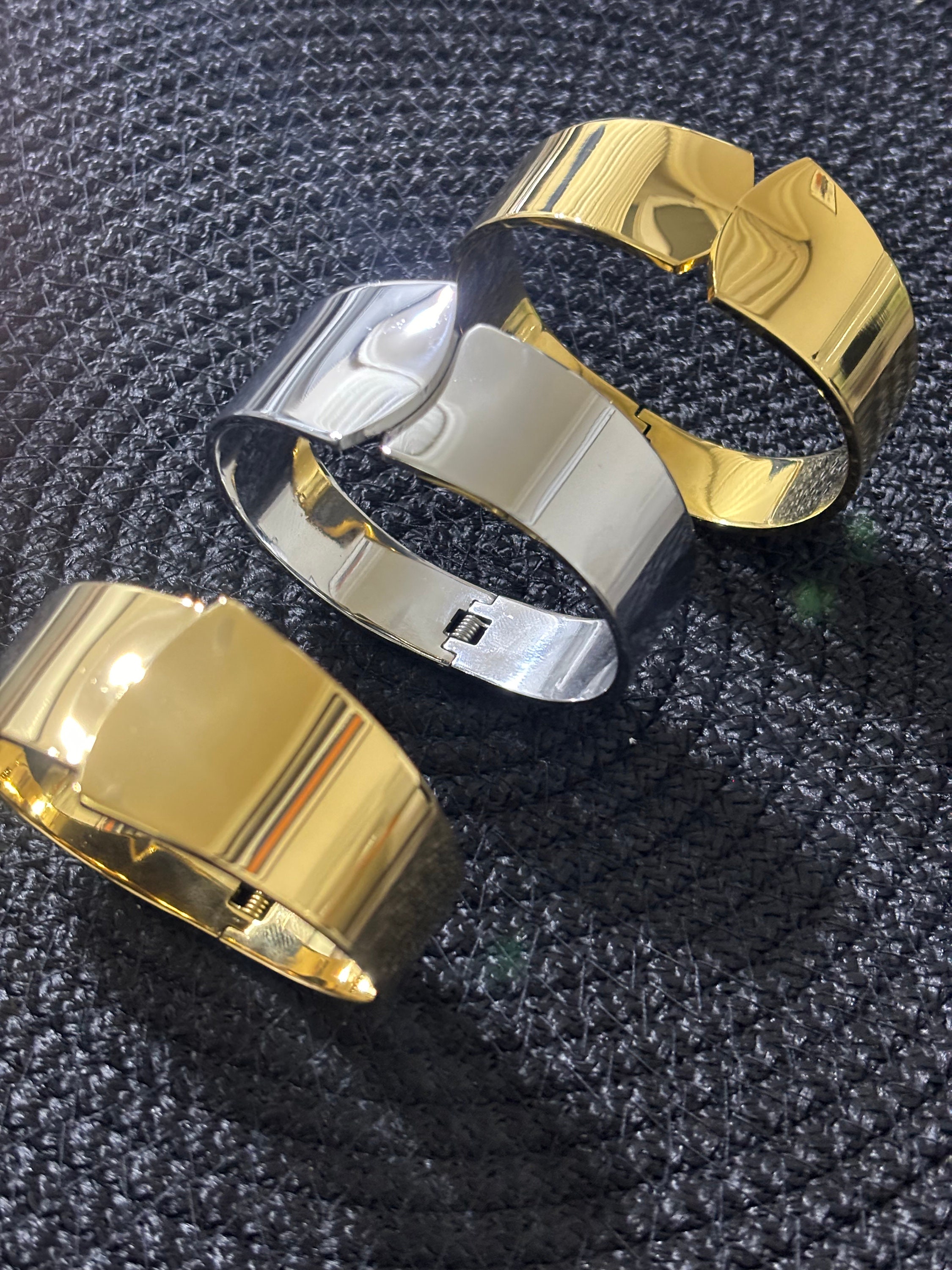 Luxurious 18K Gold and Silver Handcuff Bracelet - Stylish Statement ...