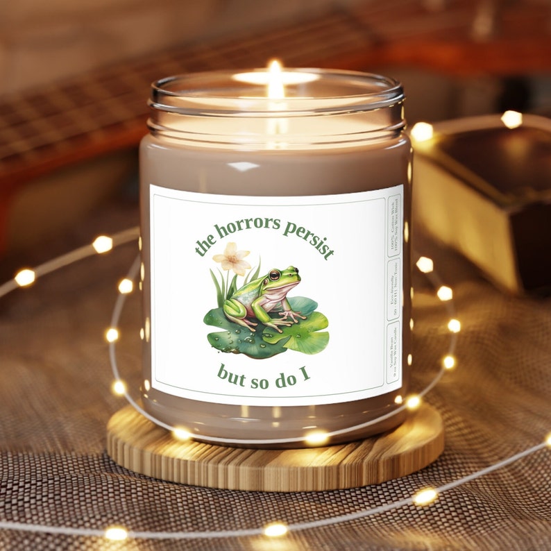 Smells Like the Horrors Persist but so Do I Frog Gift, Trendy Frog Meme ...
