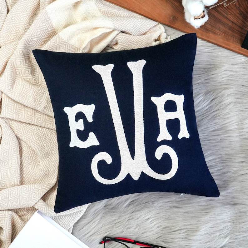 Embroidered Monogram Pillow, Personalized Cotton Lumbar Pillow - Etsy