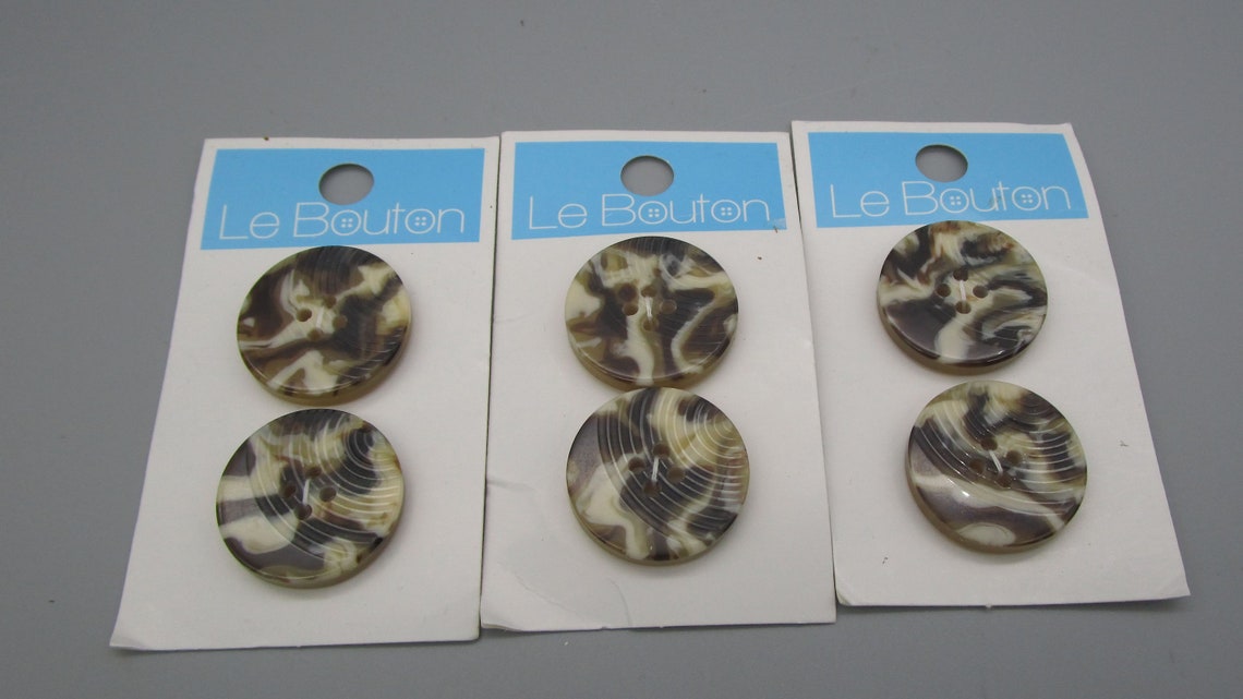 Blumenthal LE BOUTON~6 Count Brown Swirl Round Grooved 1" 4-hole ...