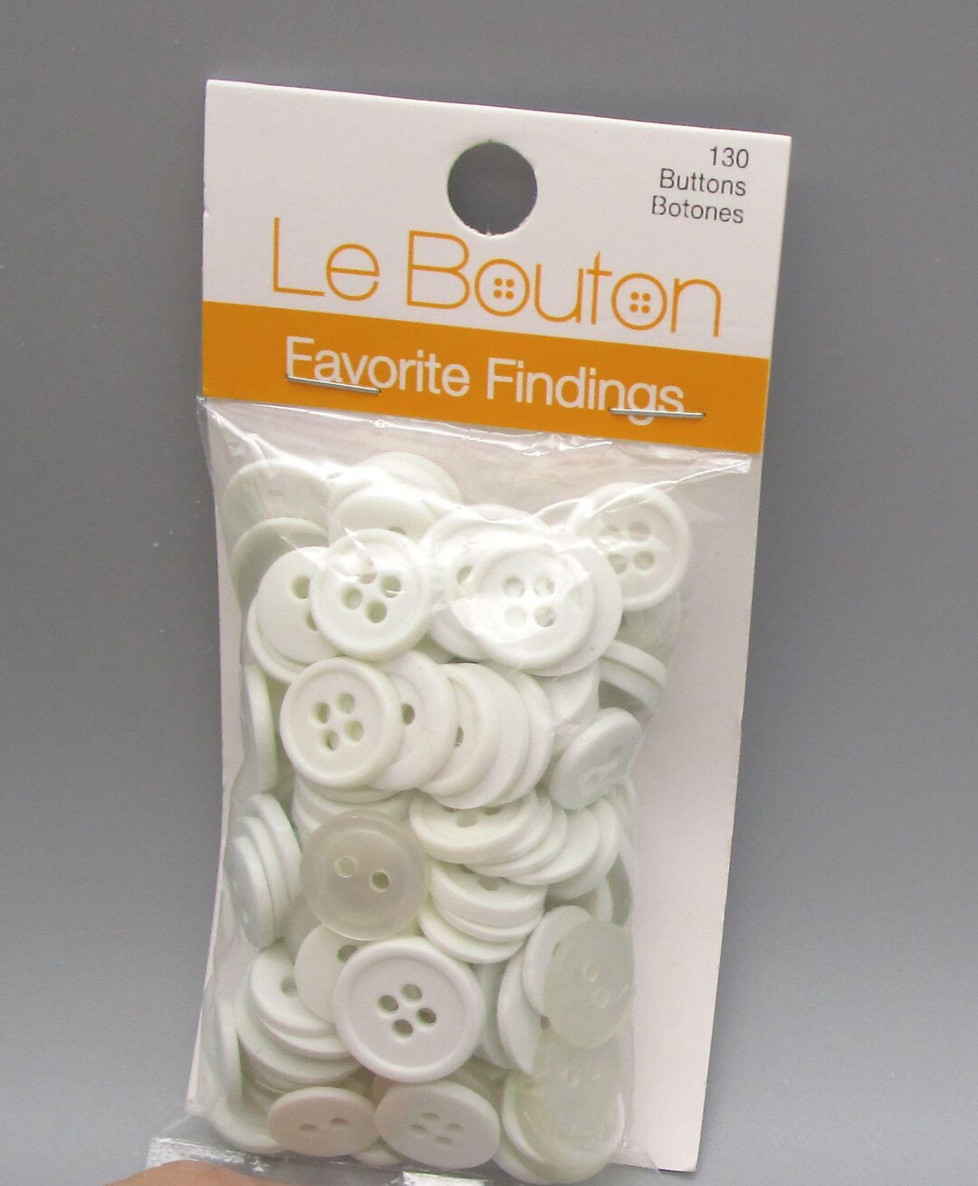Blumenthal Lansing Le Bouton Favorite Findings 130 Count White 4-hole ...