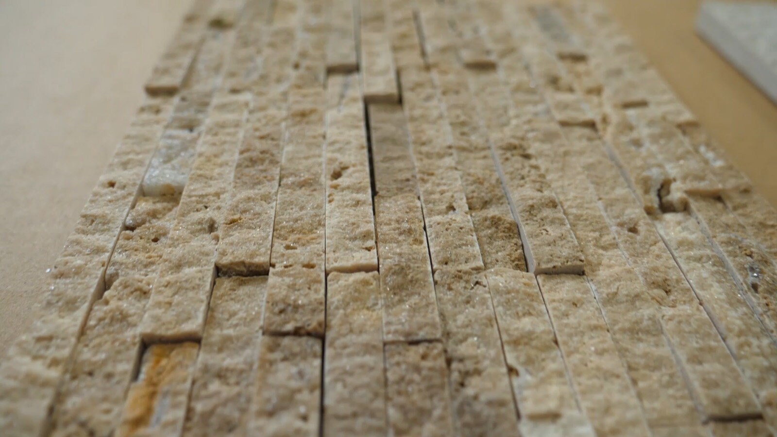 White and Brown Stone Mosaic Tiles, Decorative Kitchen Wall Tiles ...