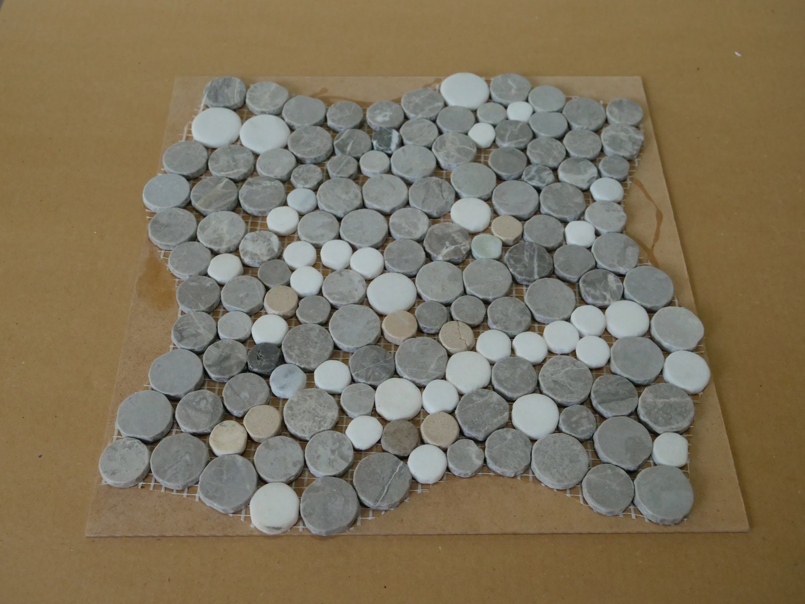 Round Stones Mosaic Tiles - Price per Sq. Ft., Random Sized Natural ...