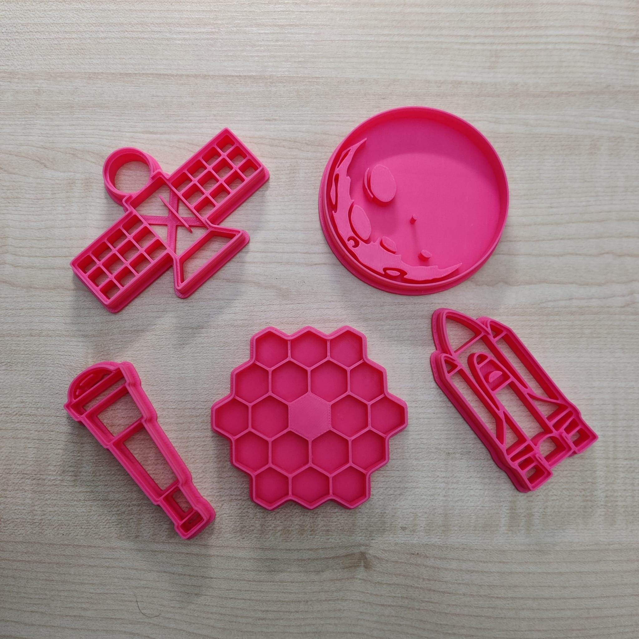 Space Theme Cookie Cutter Set Satellite, Space Shuttle, James Webb ...
