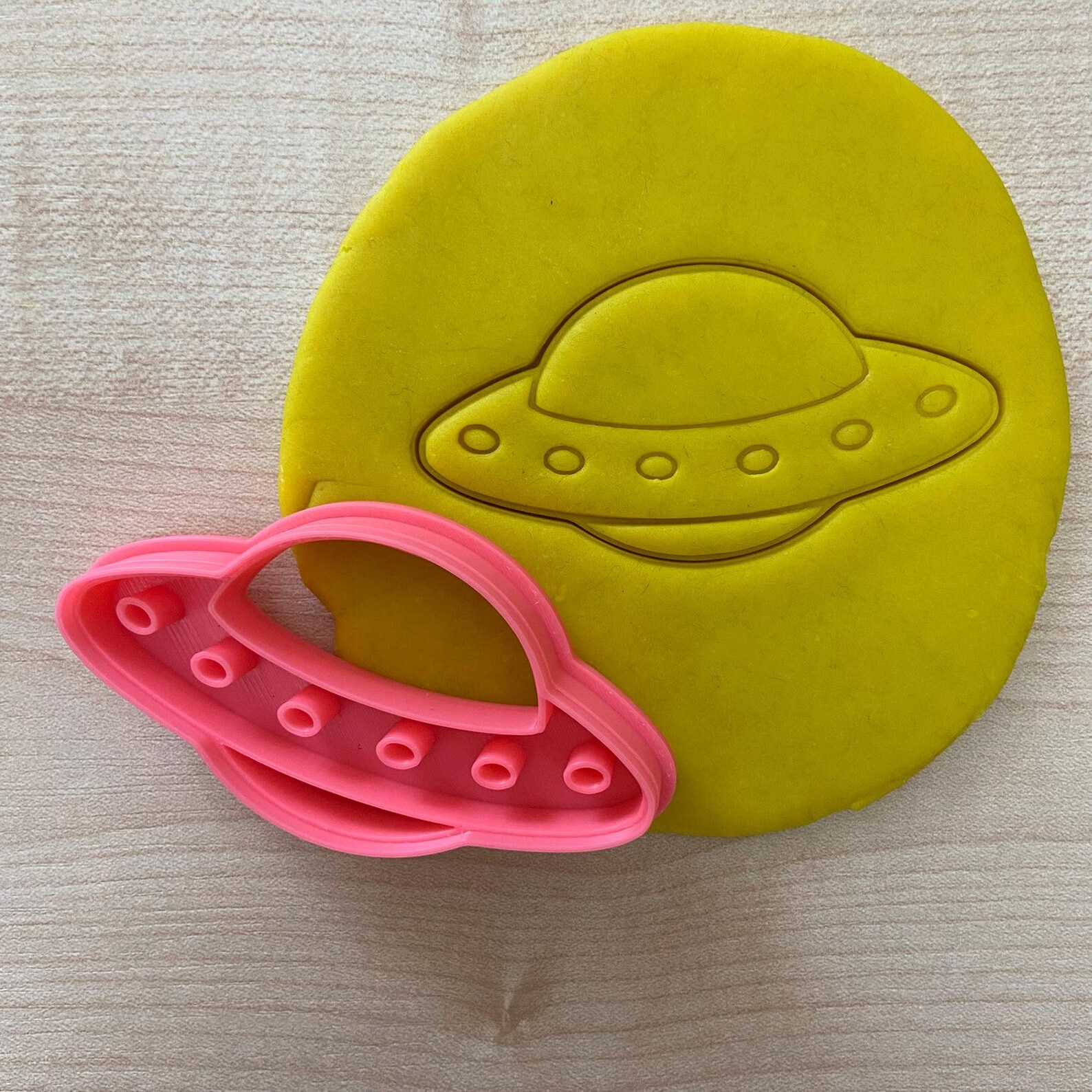 UFO Cookie Cutter, Flying Spaceship Fondant Dough Stamp, Alien Ship ...
