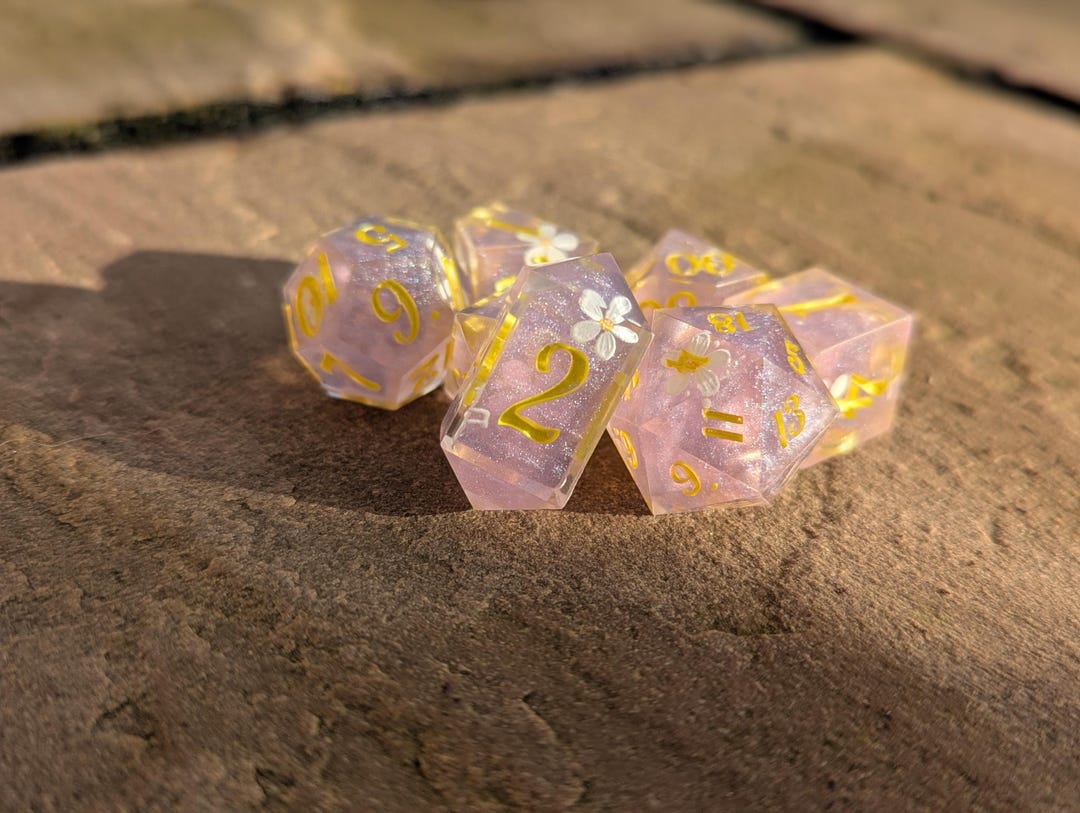 Daisy Dream | Handmade Dice | Sharp Edge Polyhedral Dnd Dice Set | 7 ...