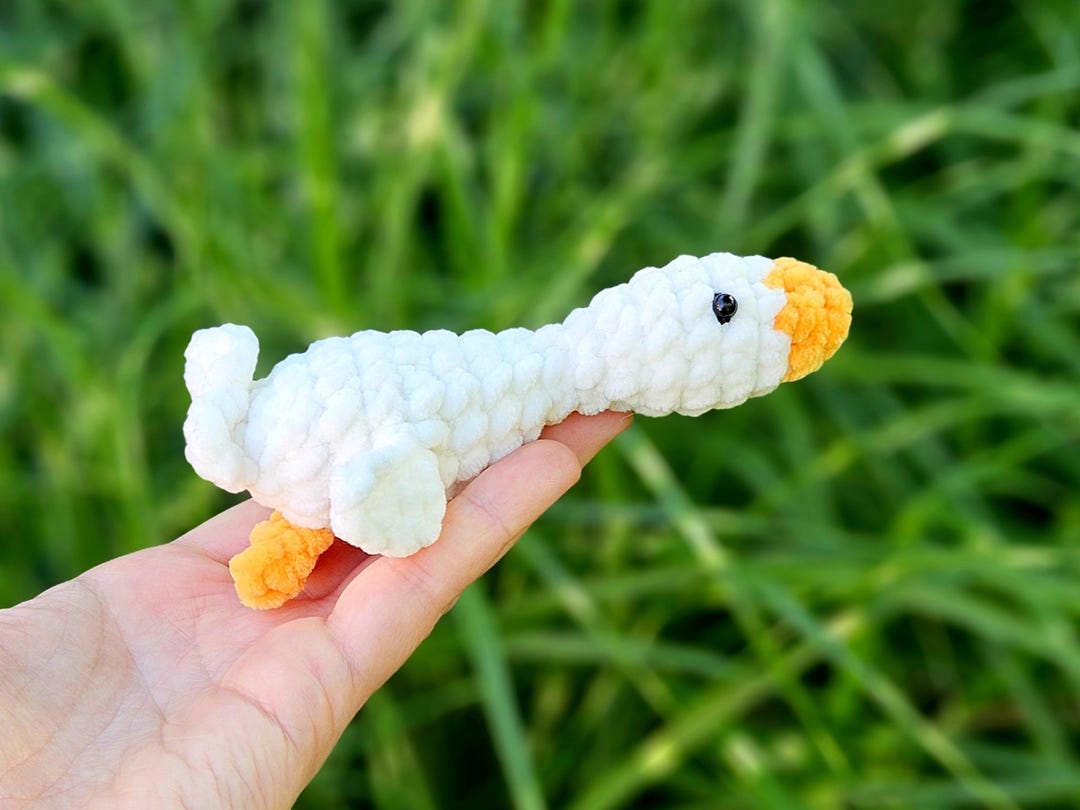 Mini Hugging Goose Keychain. Small Bird Plushie. Soft White Amigurumi ...