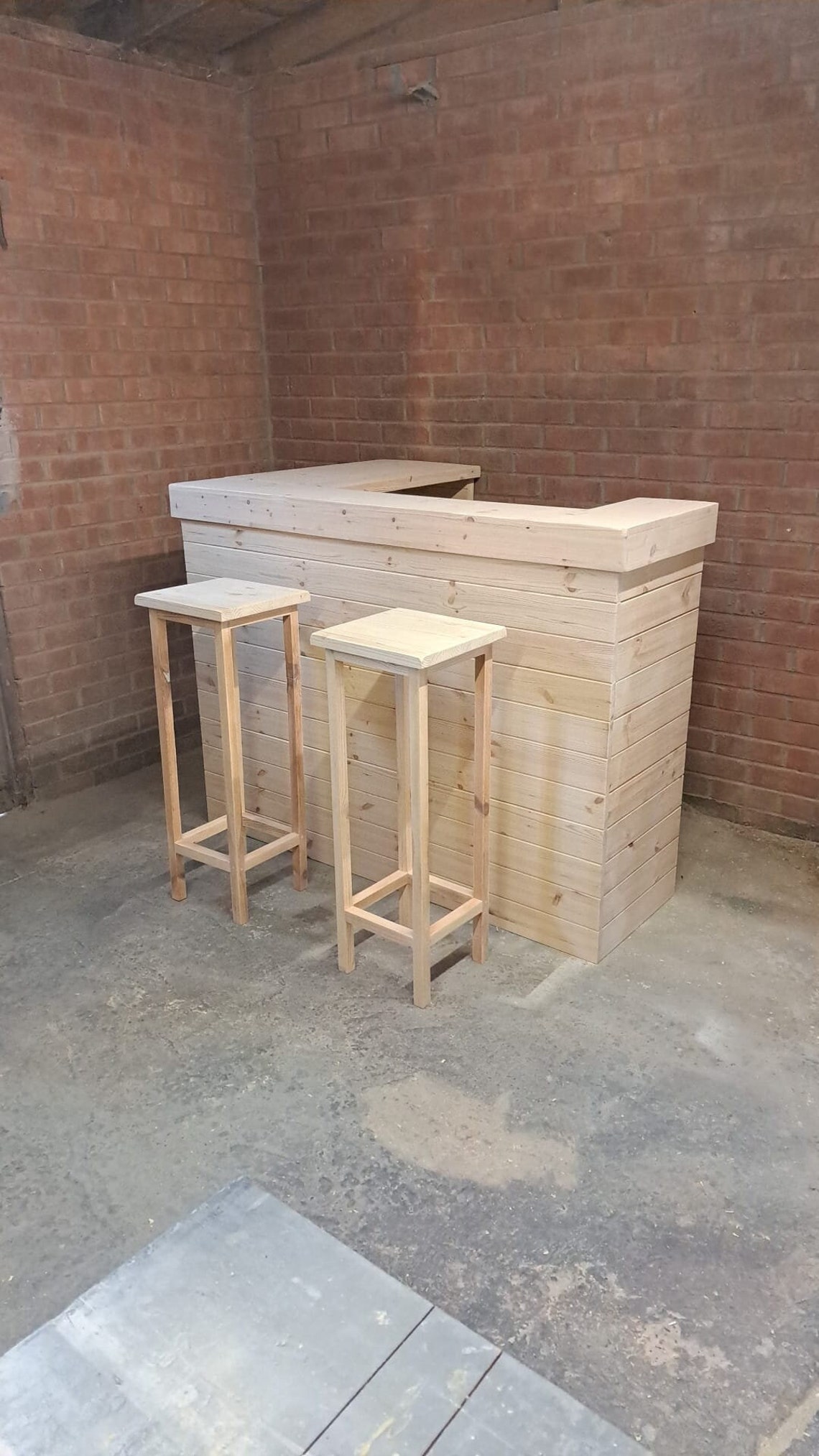 U Shape Home Bar and Stools 1.3m X 1m Ideal for Summerhouses/mancaves ...