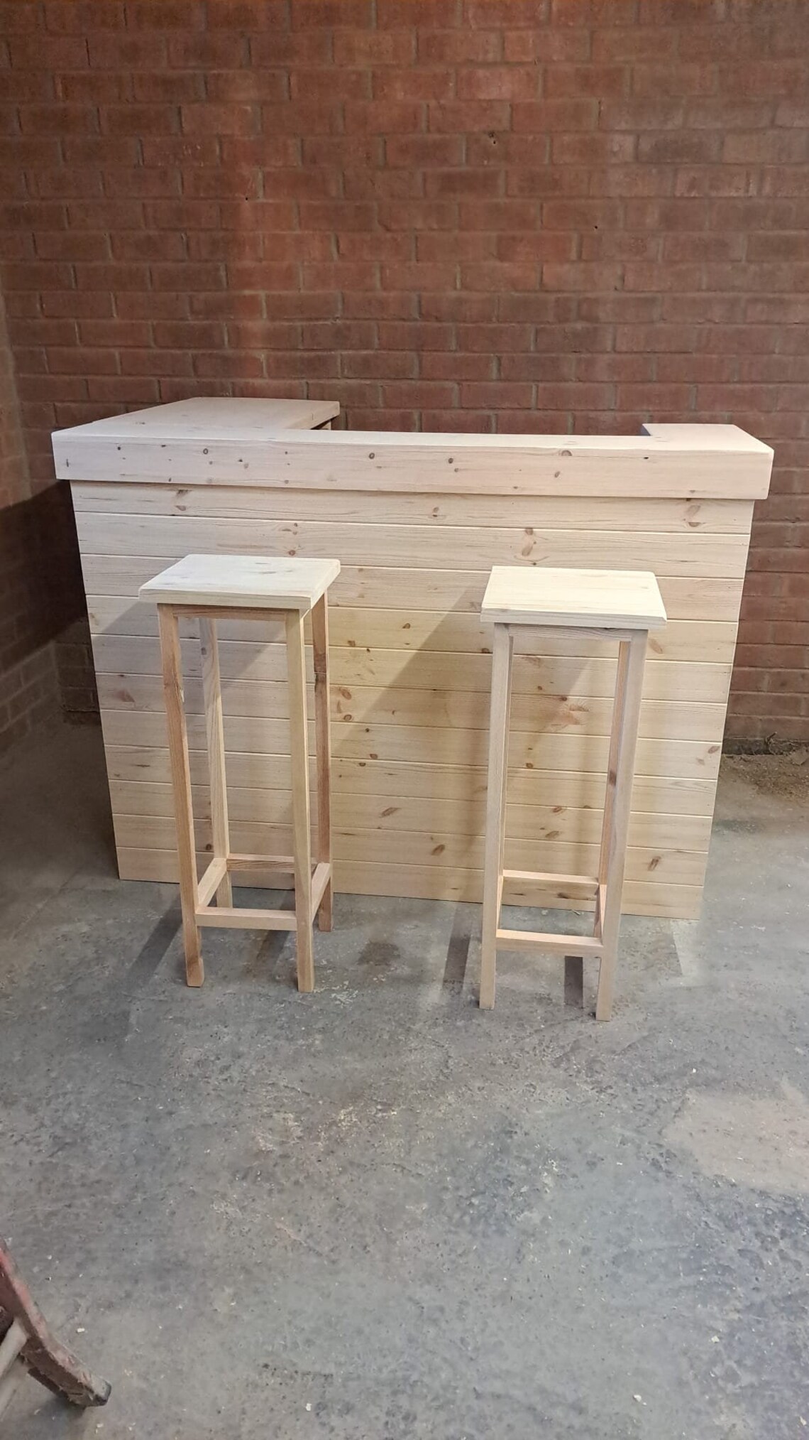 U Shape Home Bar and Stools 1.3m X 1m Ideal for Summerhouses/mancaves ...