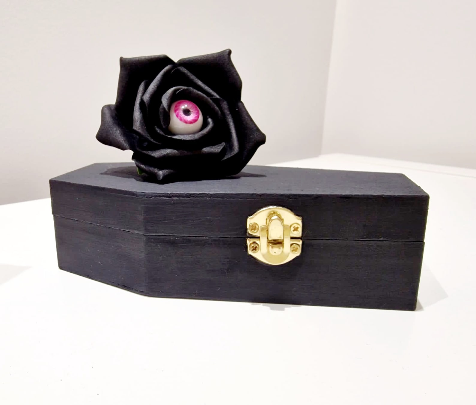 Red Gothic Bouquet All Seeing Eye Flowers,goth Decor, Eye Posy,creepy ...