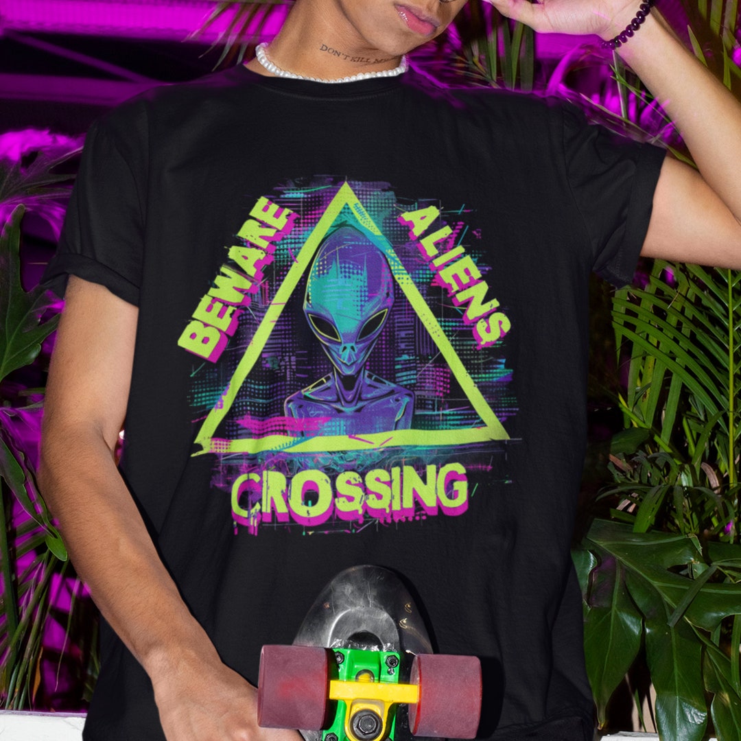 Vaporwave Alien Shirt, Alternative Clothing Funny Aliens Tee, Alt ...