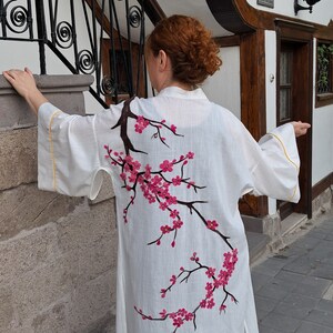 Beautiful White Kimono With Felt Floral Pattern / Vintage Womens ...