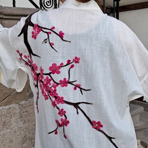 Beautiful White Kimono With Felt Floral Pattern / Vintage Womens ...