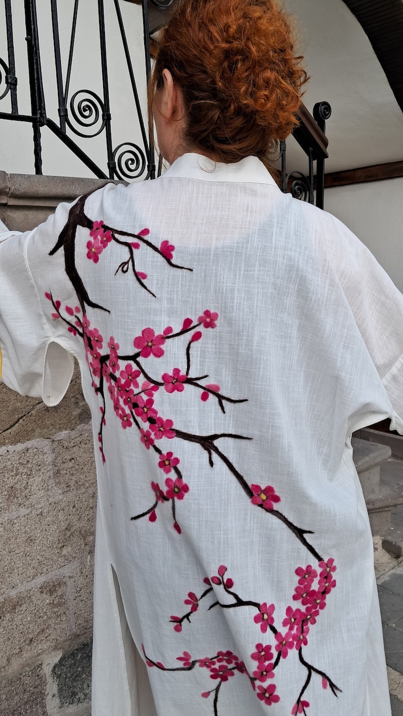 Beautiful White Kimono With Felt Floral Pattern / Vintage Womens ...