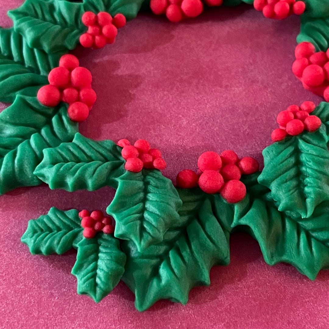 12 Edible Holly Leaf & Berries Various Sizes Cake Decoration Topper ...