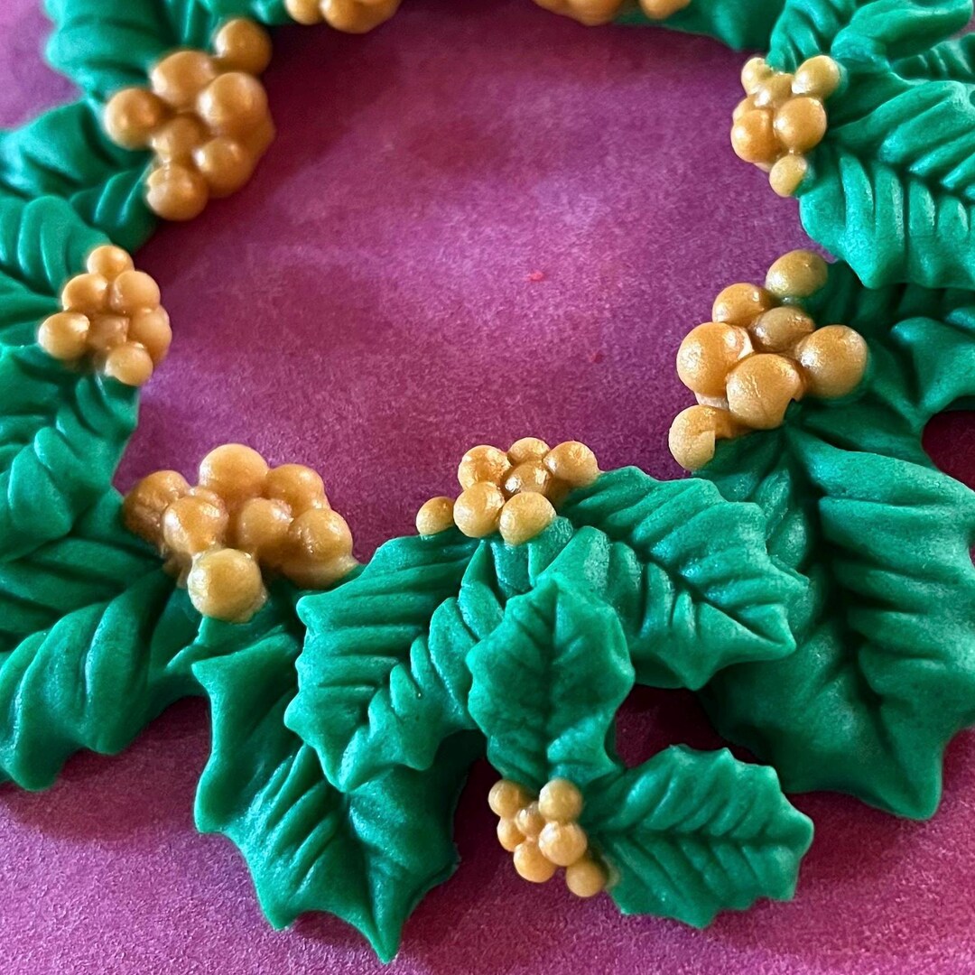 12 Edible Holly Leaf & GOLD Berries Various Sizes Christmas Cake ...