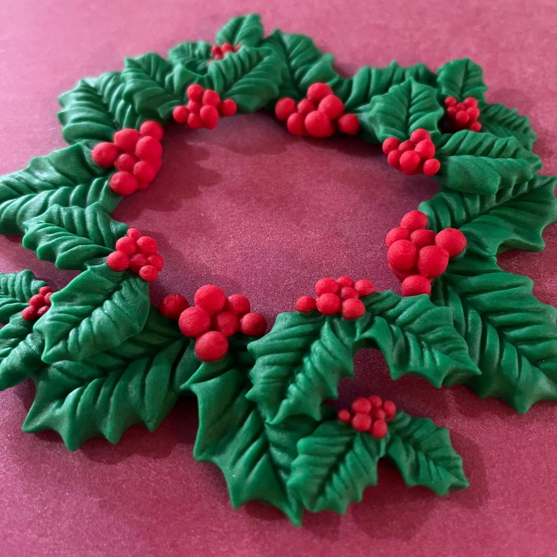 12 Edible Holly Leaf & Berries Various Sizes Cake Decoration Topper ...