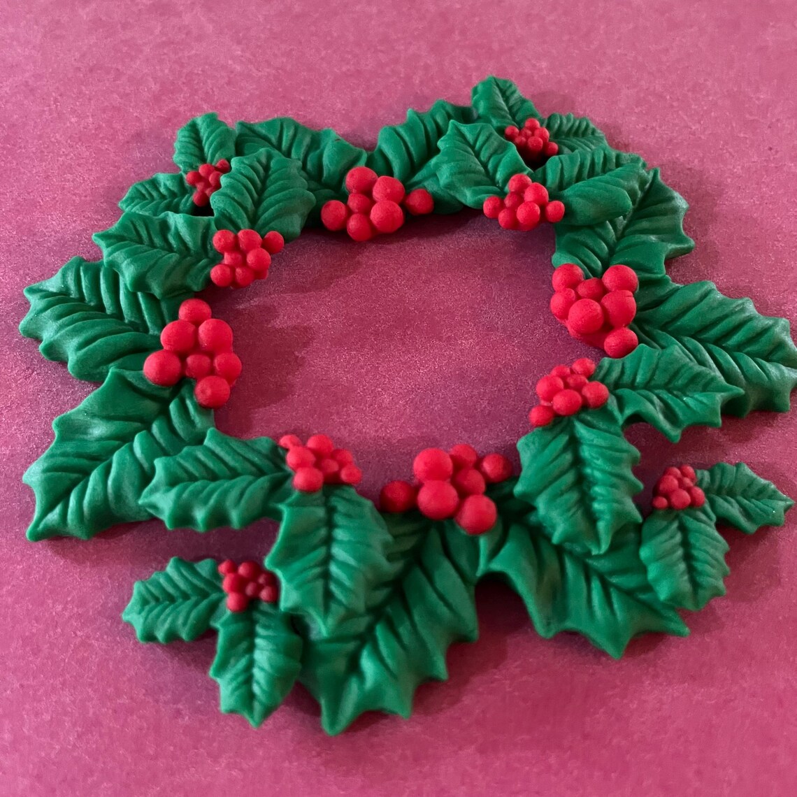 12 Edible Holly Leaf & Berries Various Sizes Cake Decoration Topper ...