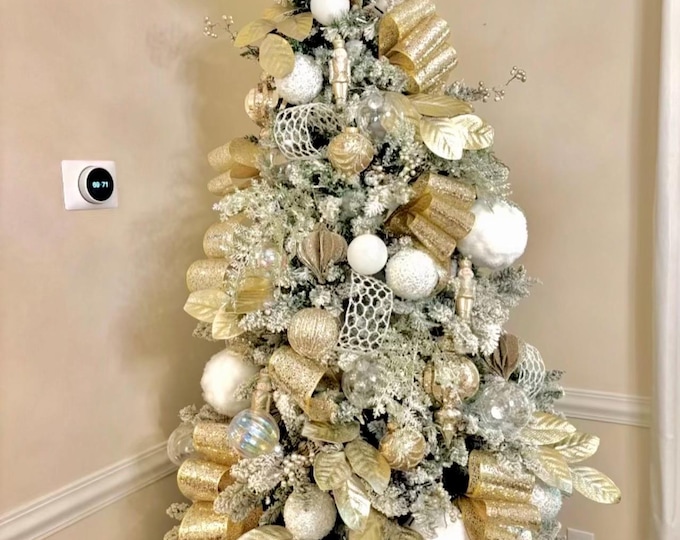 Trendy Tan and Champagne Gold Tree Topper Large Bow Flowing Streamers ...