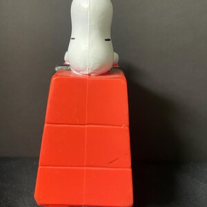 Vintage Retro Plastic Peanuts Snoopy Sleeping on Doghouse Bank Cartoon ...