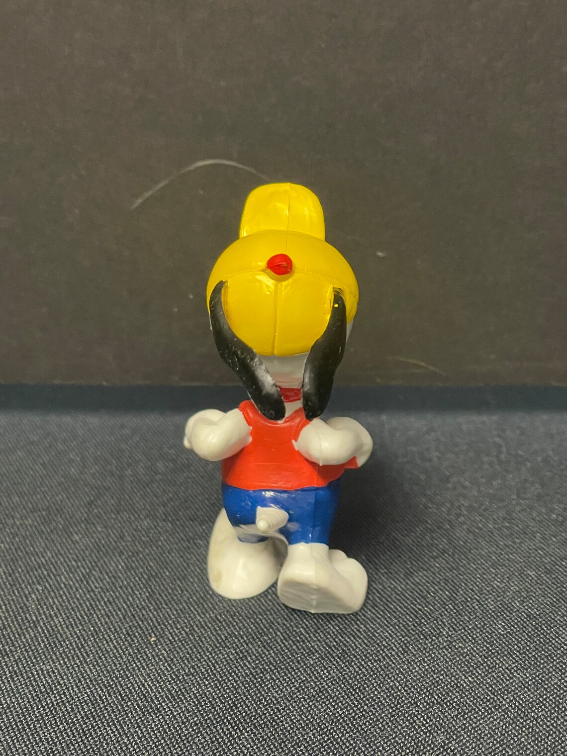 Peanuts Snoopy Speed Walking Running Marathon Figurine 1966 Number 1 ...