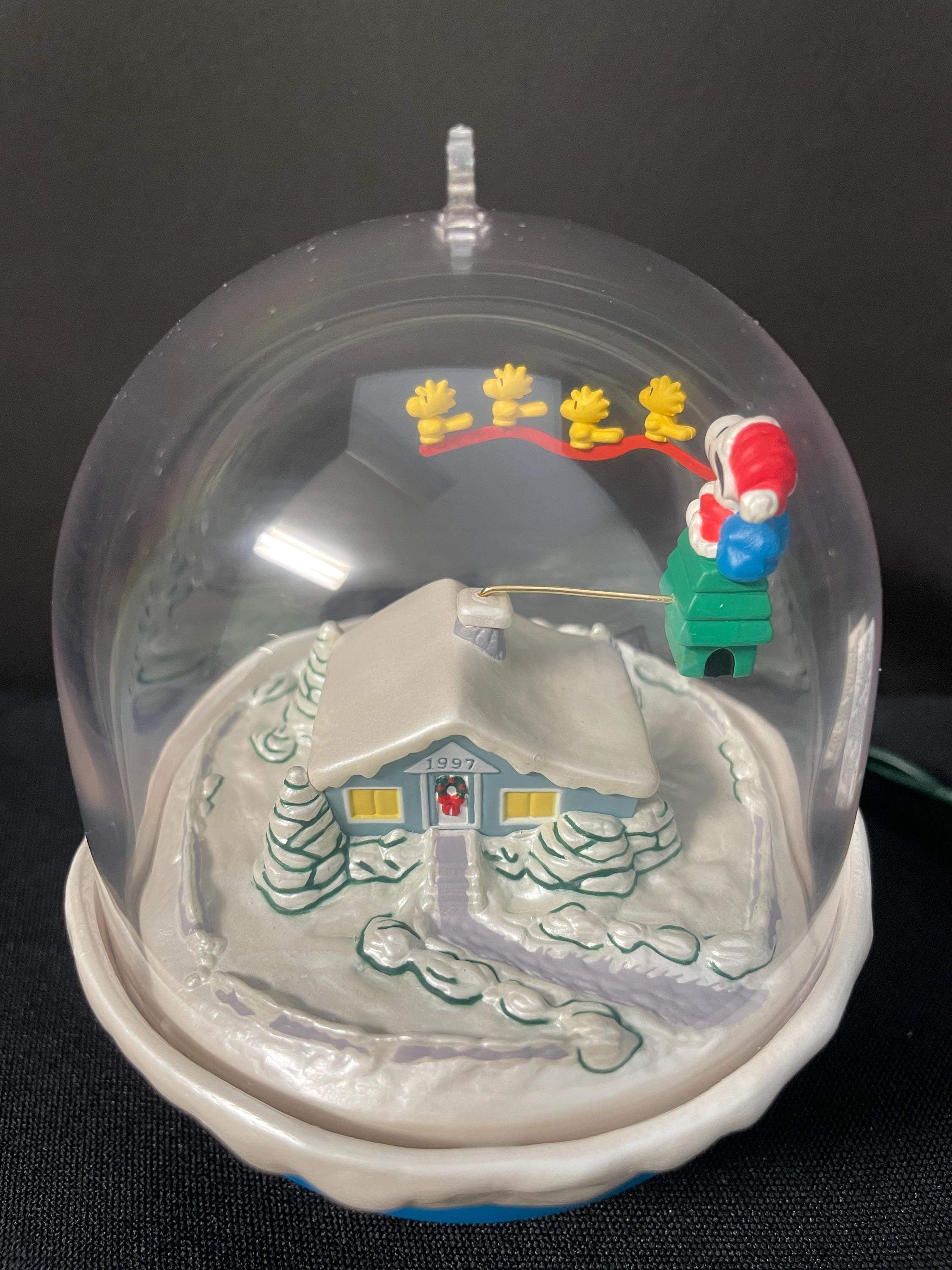 Vintage Hallmark Peanuts Snoopy Santa Sleigh Snowglobe Ornament Holiday ...