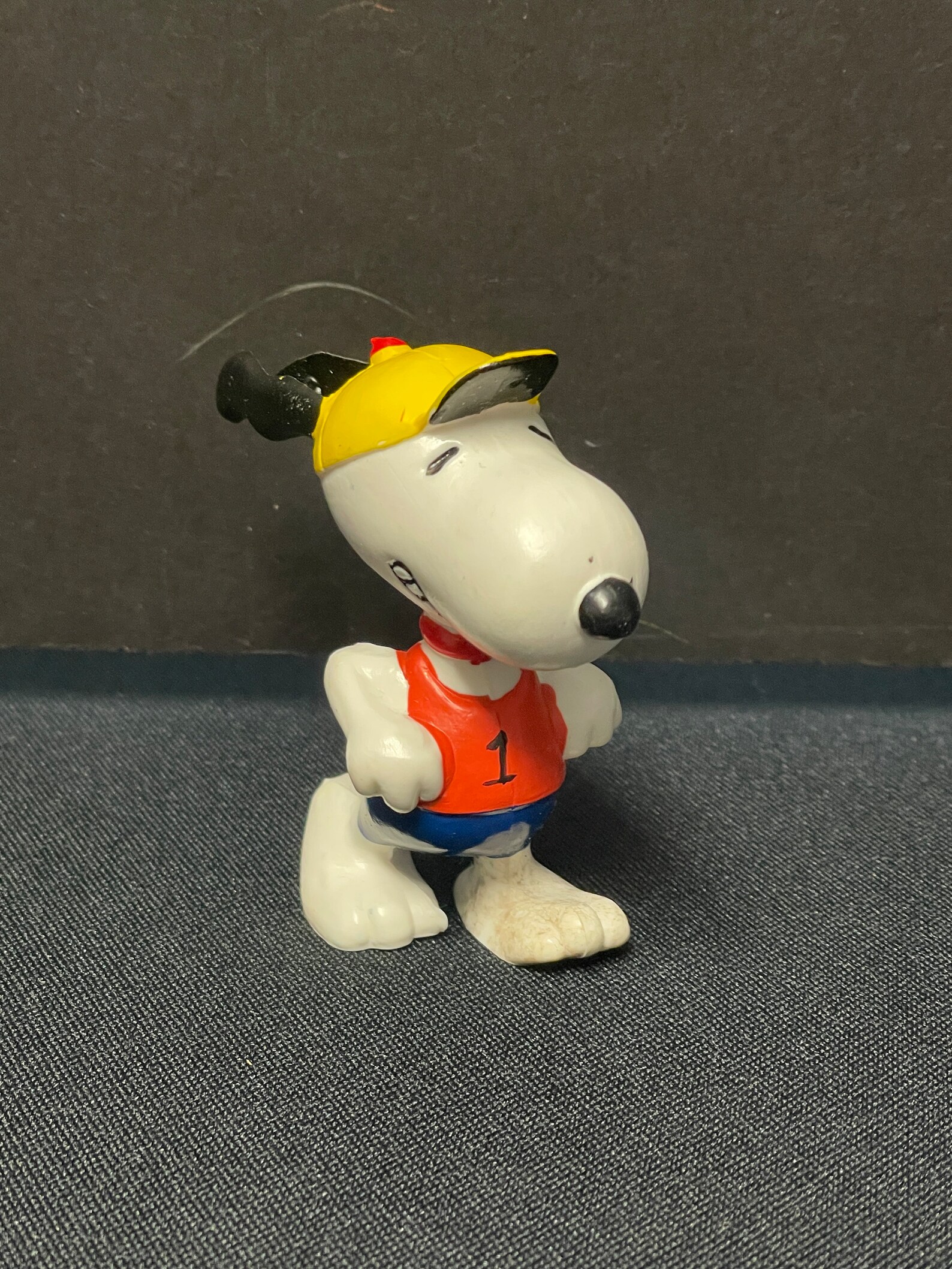 Peanuts Snoopy Speed Walking Running Marathon Figurine 1966 Number 1 ...