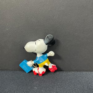 Vintage Retro Peanuts Snoopy Skating Boombox Summer Fun Plastic ...