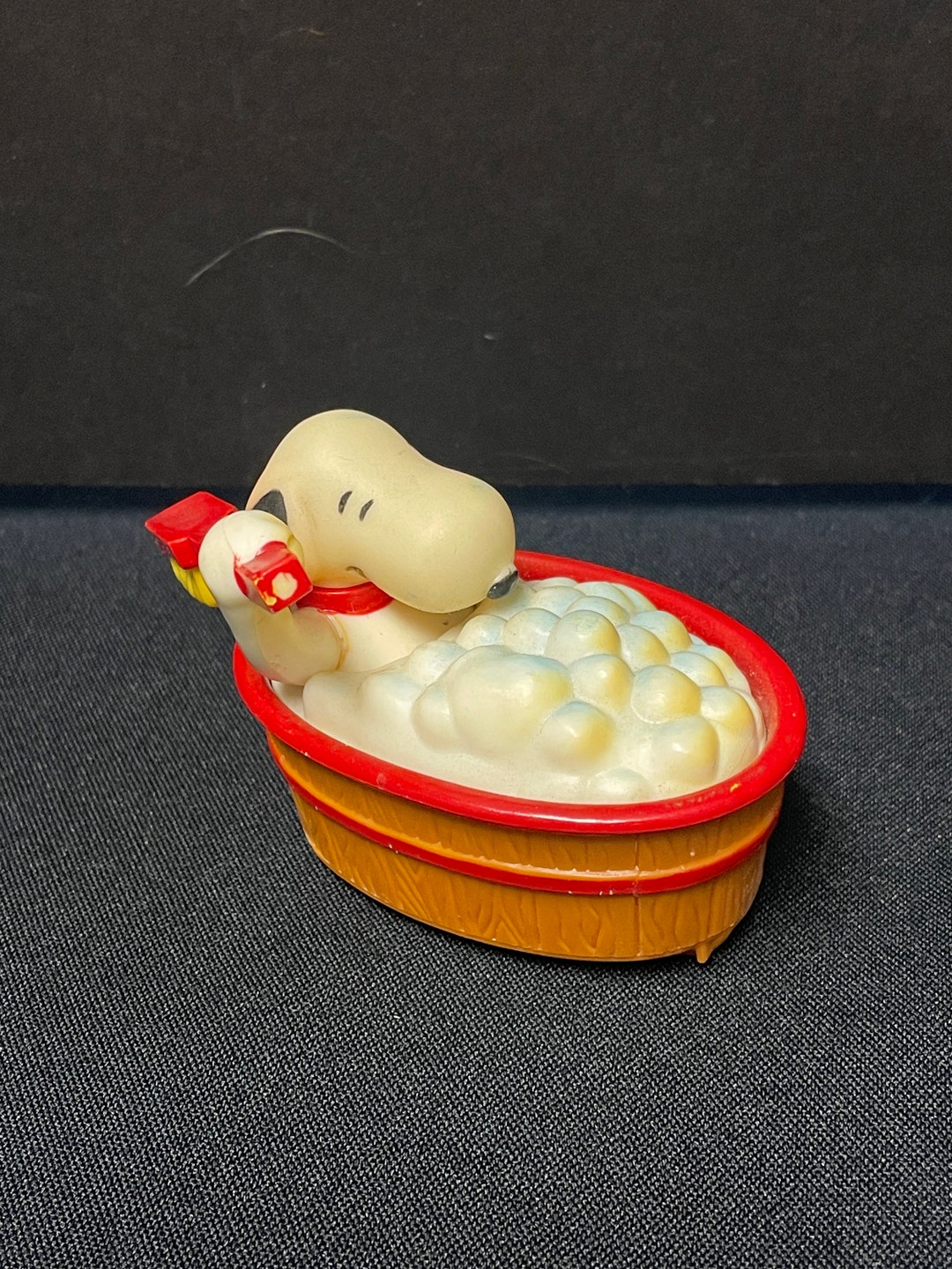 Vintage Peanuts Snoopy in the Bathtub Toy With Bubbles Suds and Brush ...