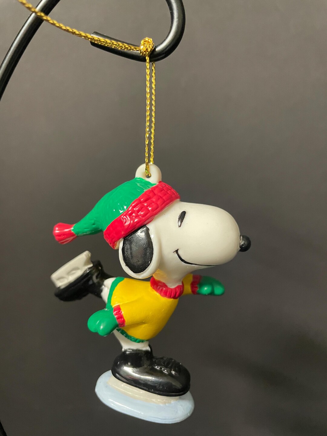 Vintage Retro Peanuts Snoopy Ice Skating Holiday Christmas Tree ...