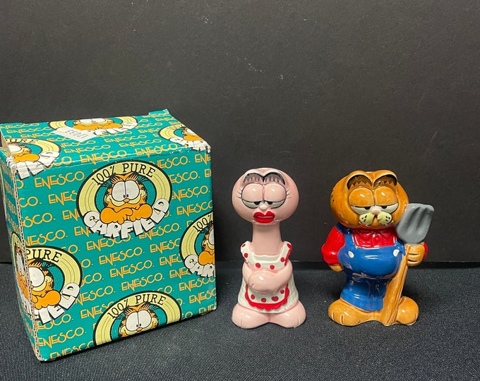 Vintage Garfield the Cat and Arlene American Gothic Farming Salt and ...
