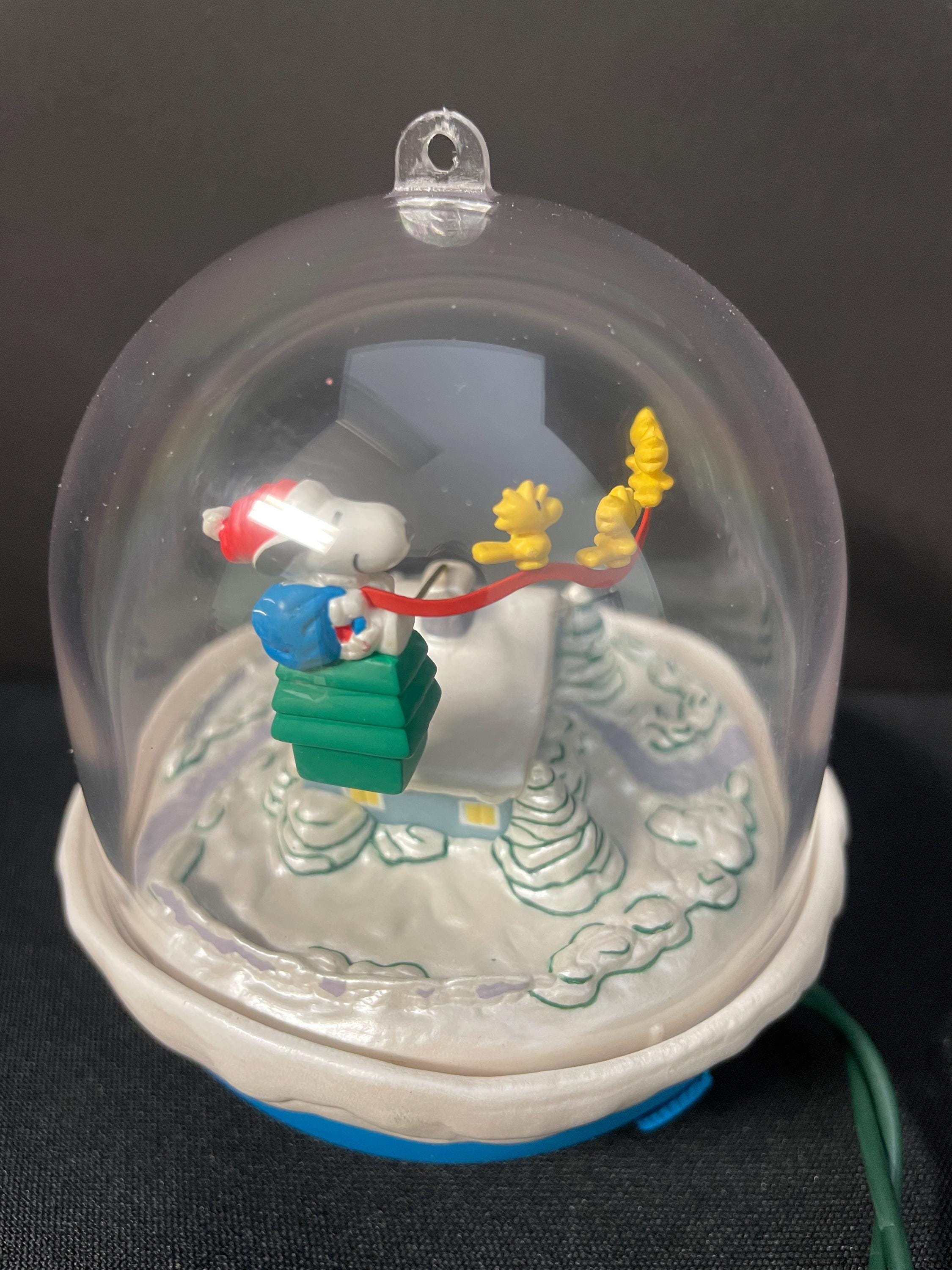 Vintage Hallmark Peanuts Snoopy Santa Sleigh Snowglobe Ornament Holiday ...