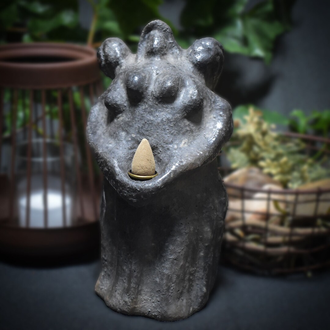 Hekate Smoke Burn Statue - Triple Goddess for Your Altar - Backflow ...