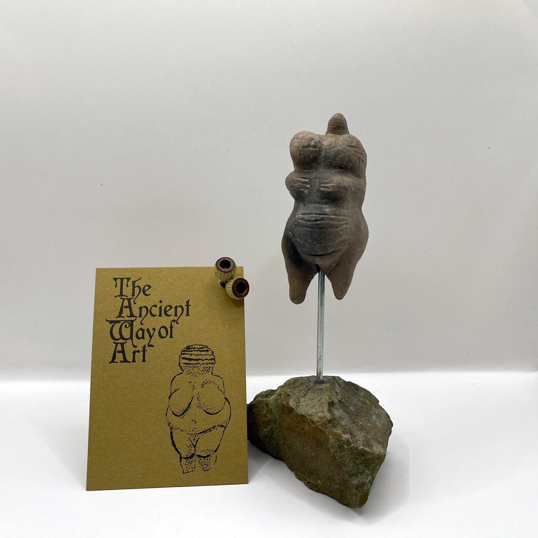 Venus of Hohlefels Handmade Sculpture on Stele Venus Fertility Goddess ...
