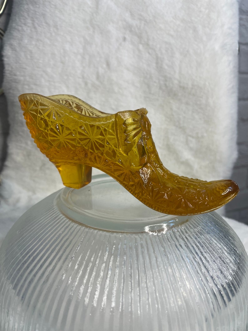 Vintage Boyd Glass Daisy Button and Bow Harvest Gold Fenton - Etsy