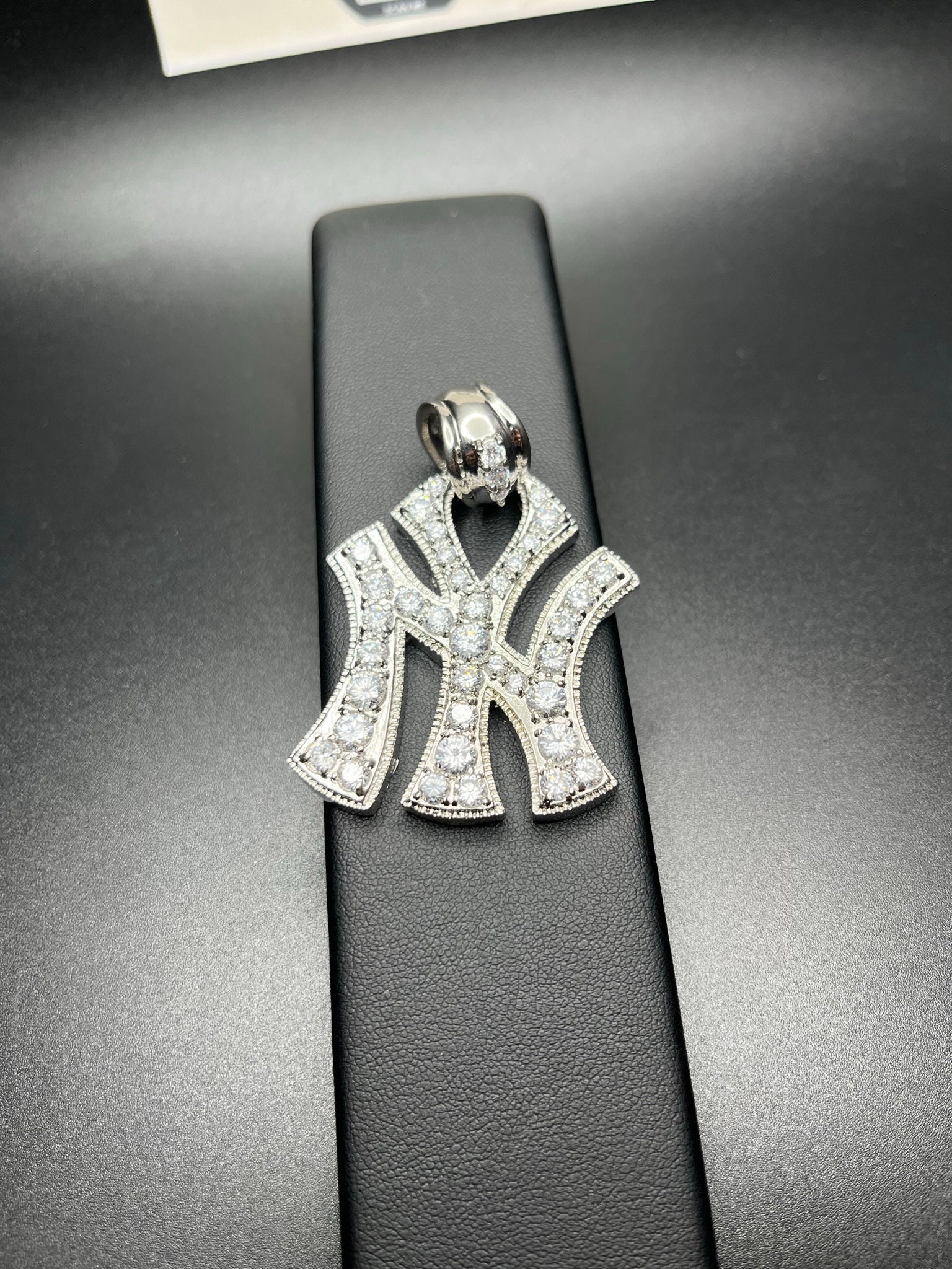Large New York Yankees Pendant White Round Cut CZ Diamond Pendant Hip ...
