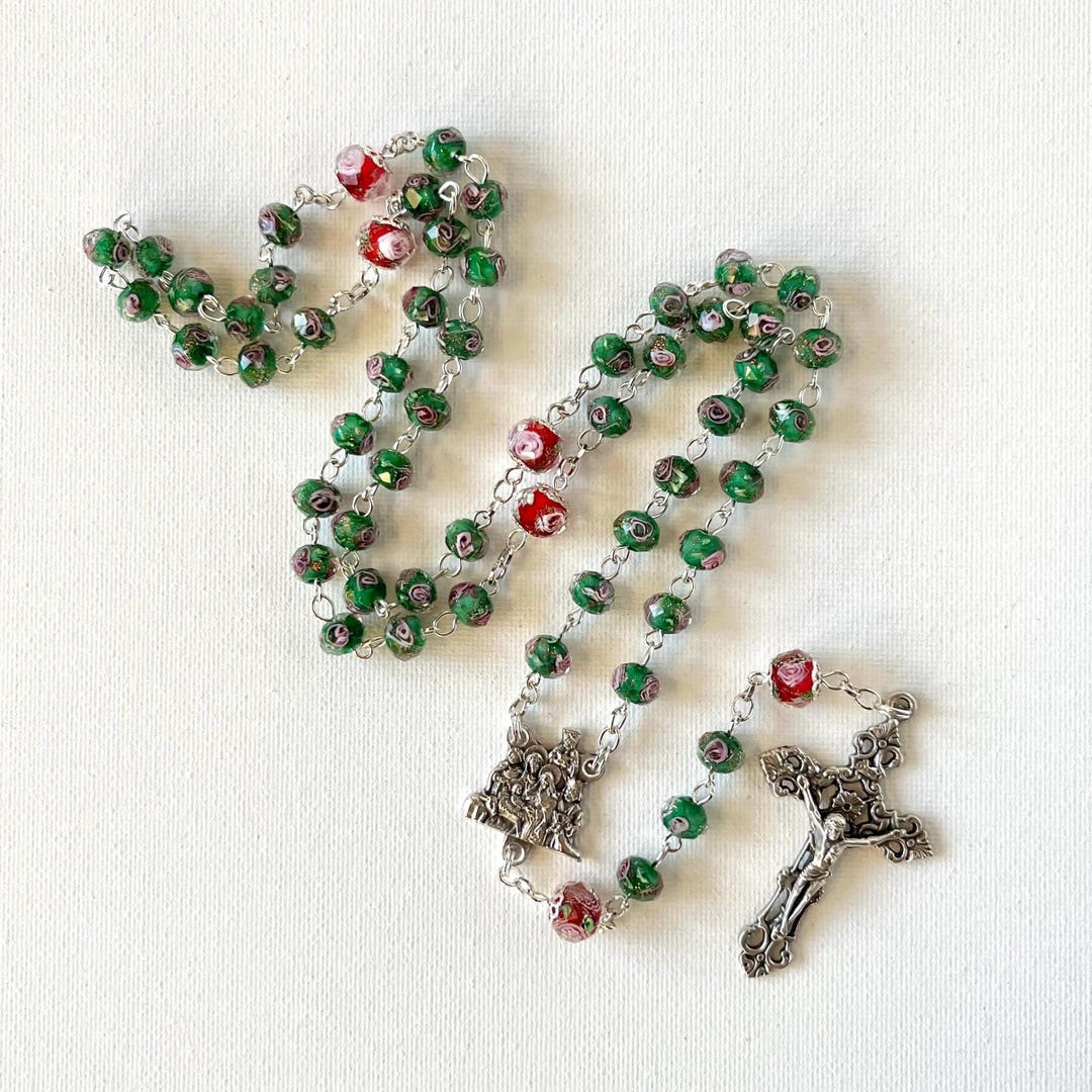 Festive Nativity Rosary Green & Red Floral Glass Lampwork Beads Advent ...