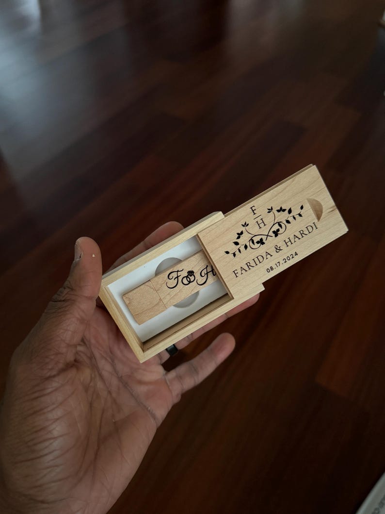 Custom Flash Drive Wedding Favors Personalize Gifts Flash Drive ...