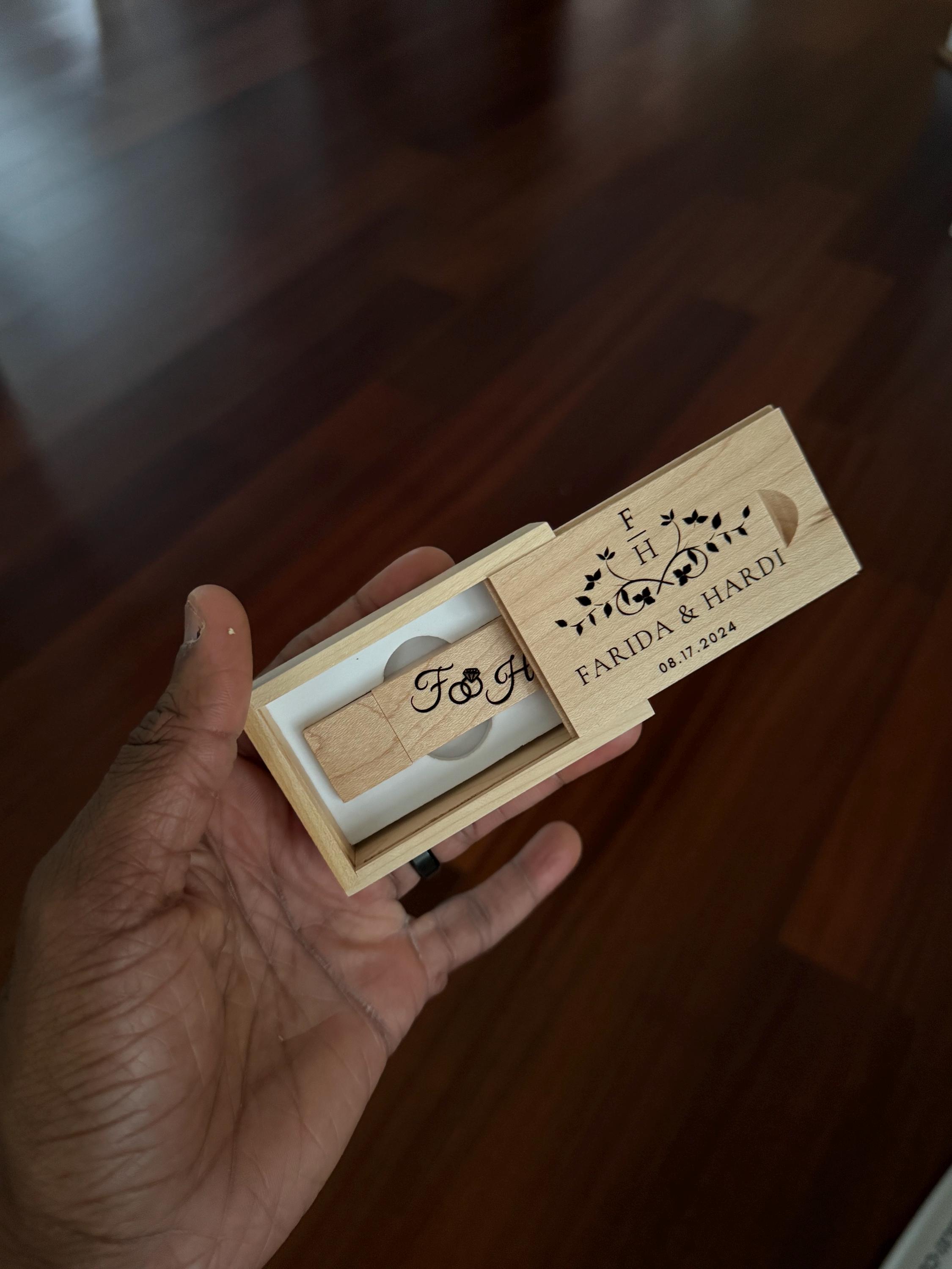 Custom Flash Drive Wedding Favors Personalize Gifts Flash Drive ...