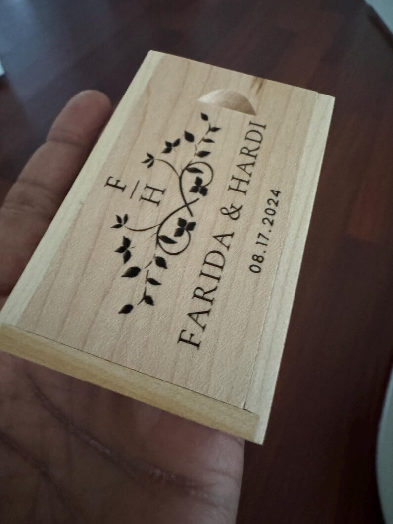 Custom Flash Drive Wedding Favors Personalize Gifts Flash Drive ...