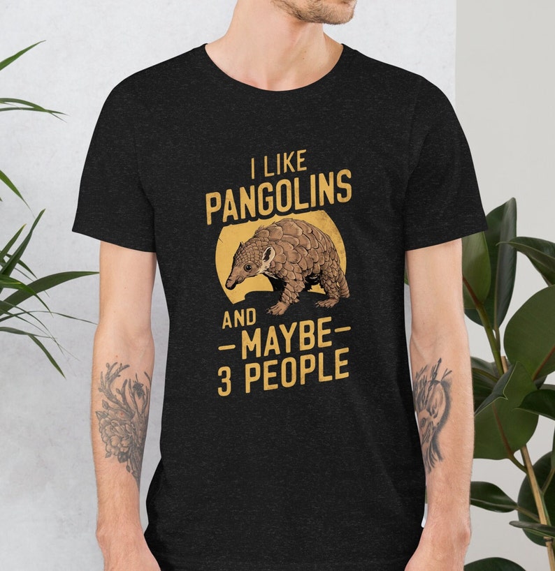 Funny Pangolin Tshirt Pangolin Lover Shirt Retro Pangolin T-shirt Funny ...