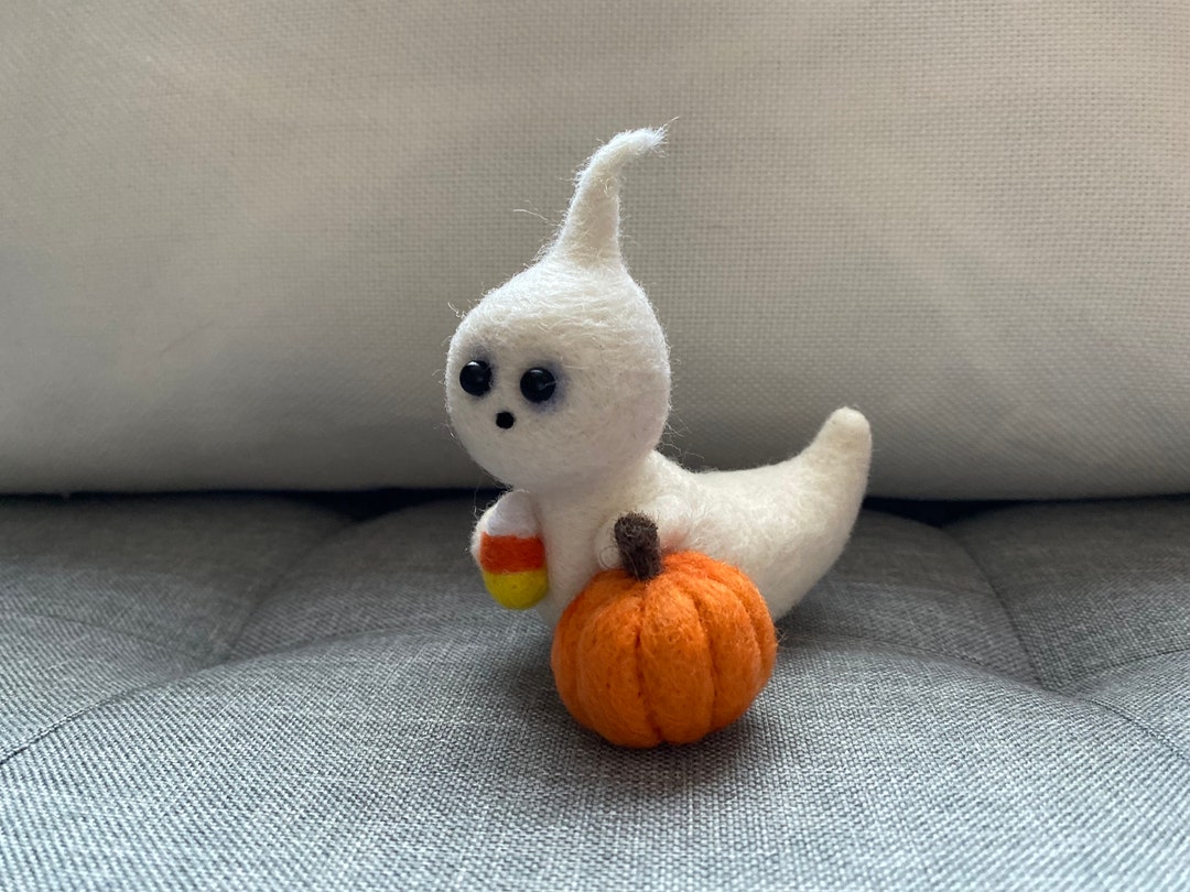Cute Needle Felted Ghost, Wool Figurine, Spooky Gifts, Halloween, Pumpkin, Felted Sculpture ...