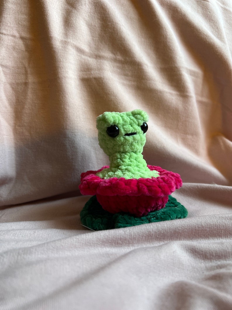 Handmade Fidget Crochet Frog With Lily Pad Desk Pet School Friend Quiet ...