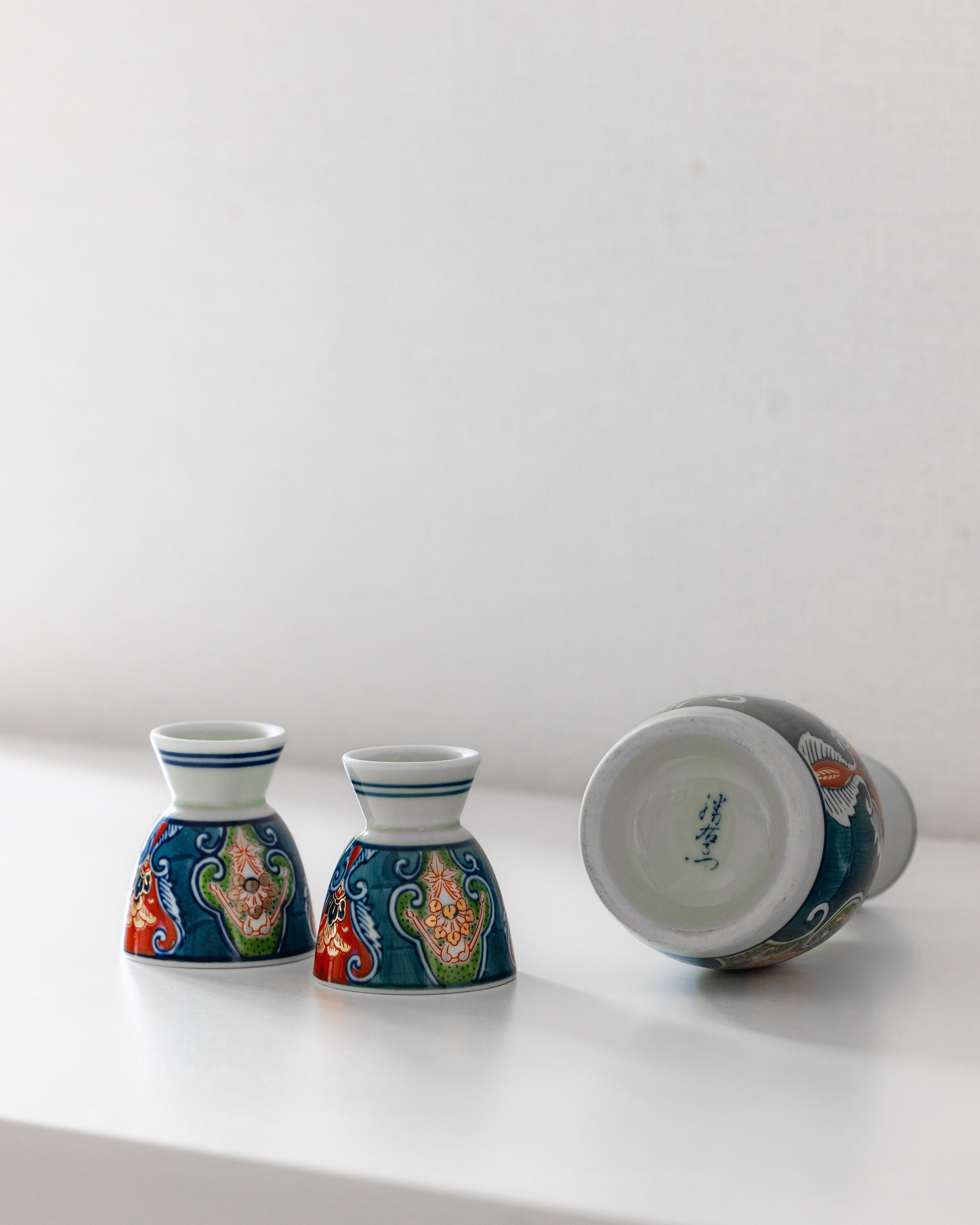 Traditional Japanese Imari Style Sake Tokkuri Set With Cups - Etsy