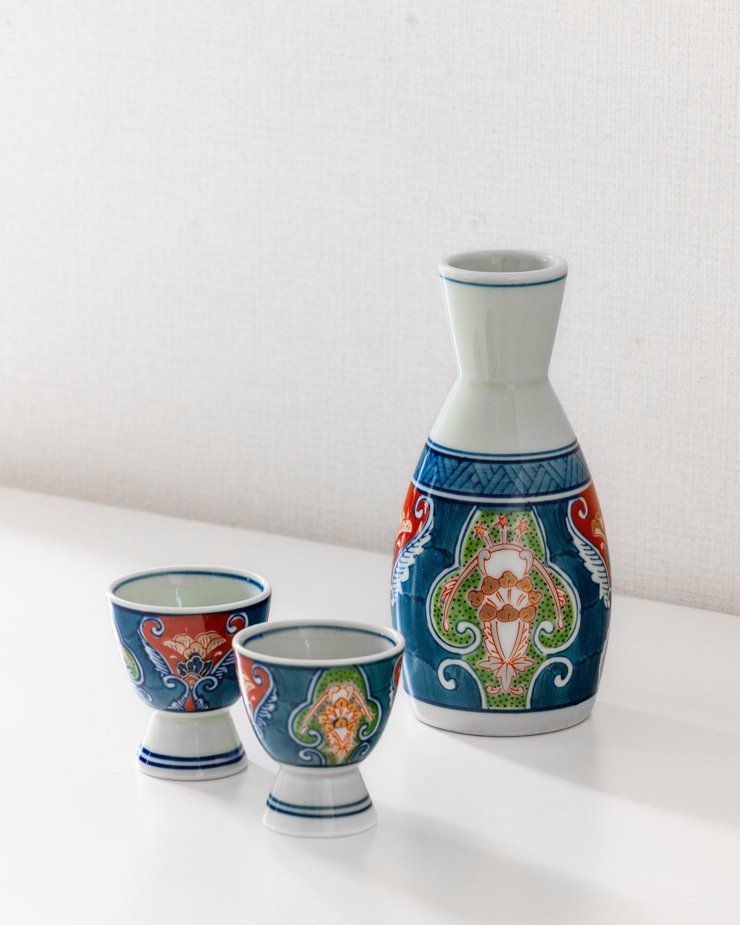 Traditional Japanese Imari Style Sake Tokkuri Set With Cups - Etsy