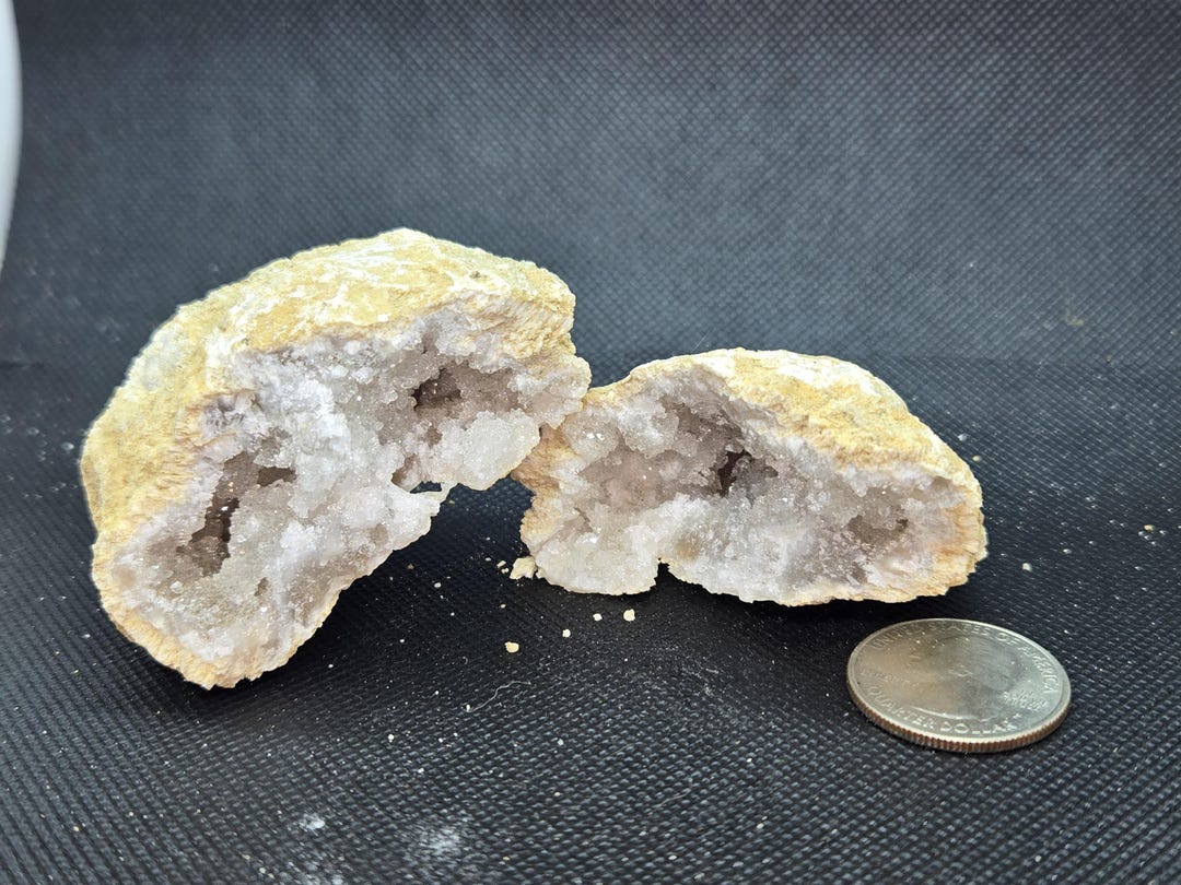 UV Reactive Split Geode - Etsy