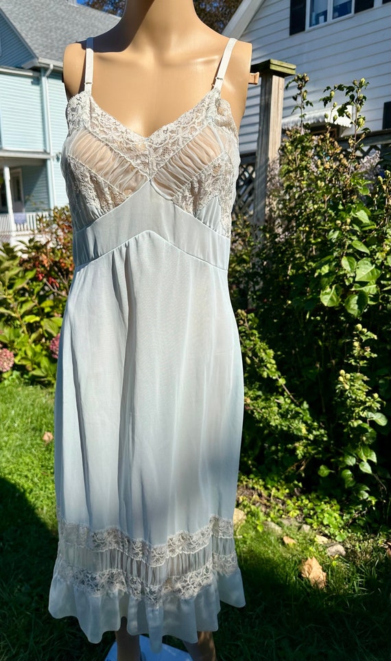 Vintage 1950 blue slip - Gem